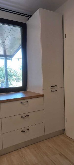 Bucătărie comandă București din Pal Melaminat Alb și usi MDF Vopsit ...