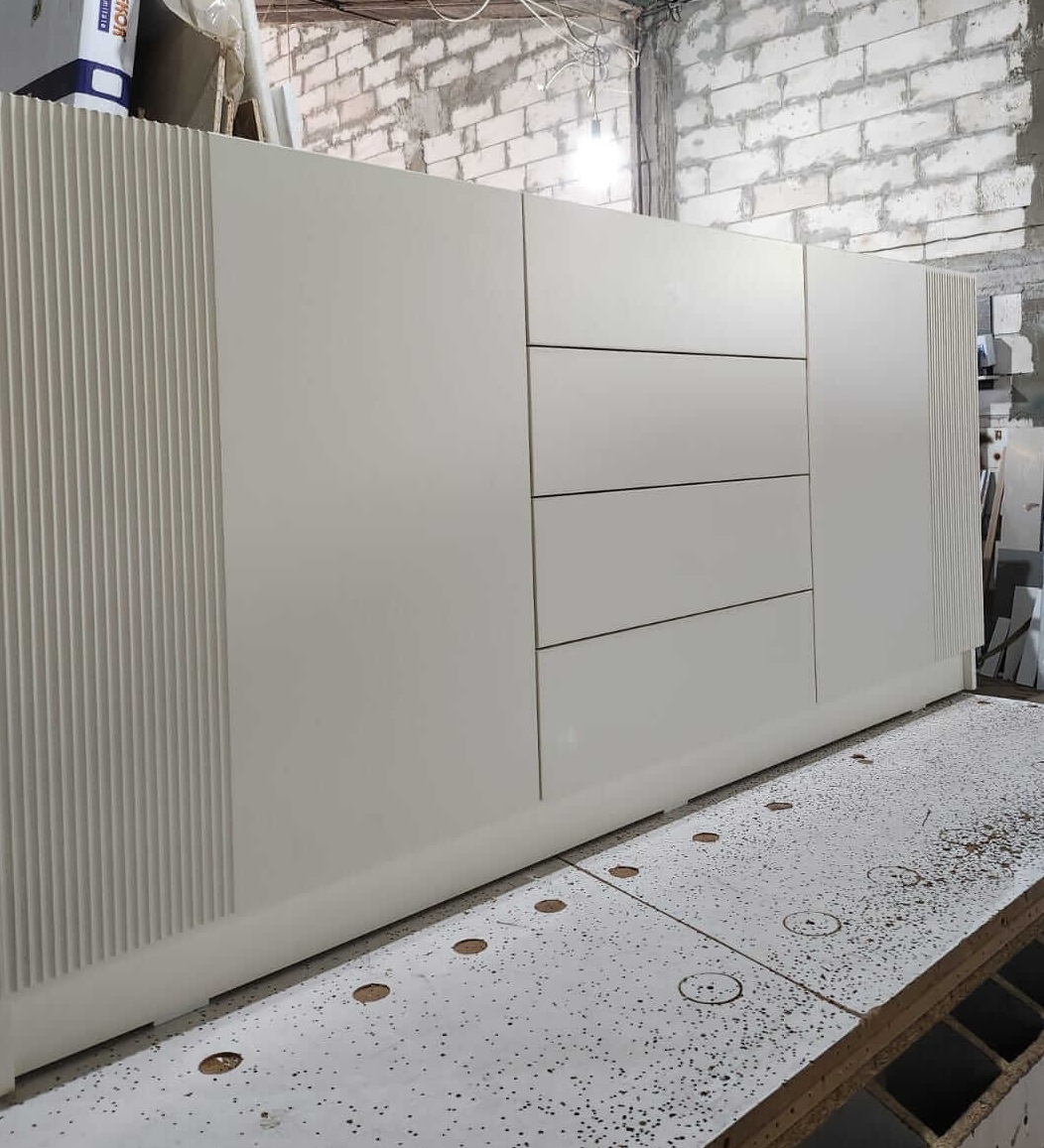 Dormitor comandă București pat dublu, noptiere, dulap 3 uși