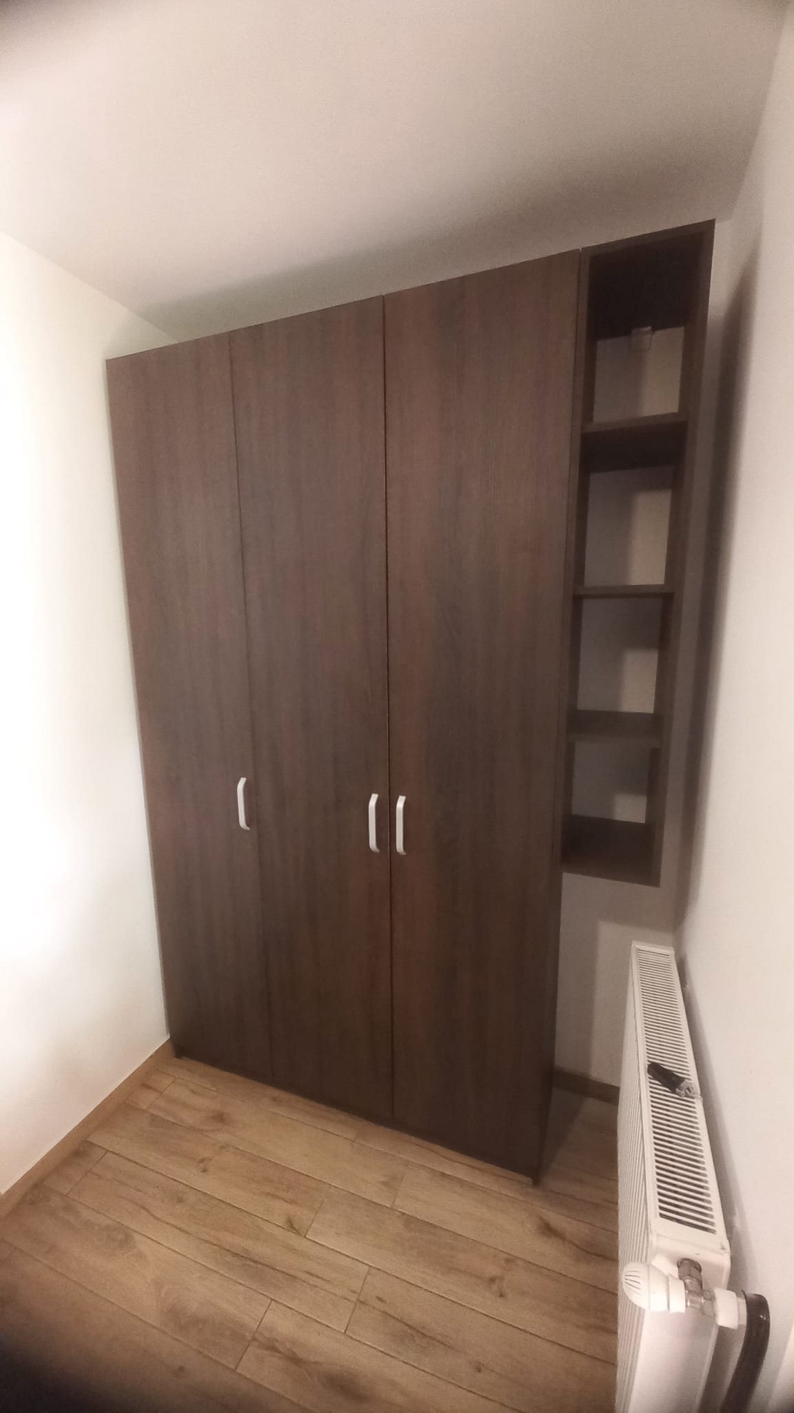 Mobilă hol comandă București, cu pantofar, bară haine și cuiere